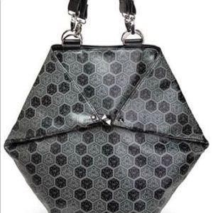 thinkgeek | Bags | Original Handbag Of Holding Dd Think Geek Purse ...